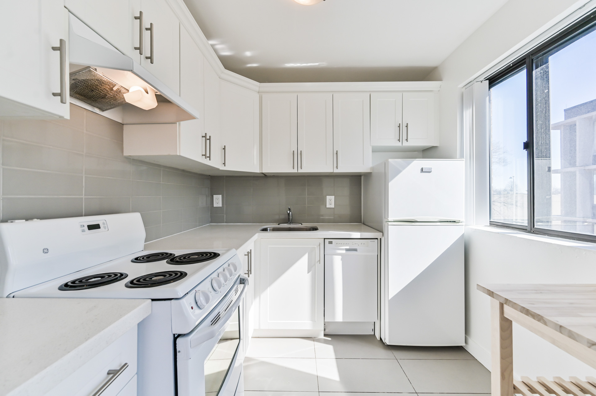 Pleasant Manor Rental Apartments - Hollyburn Properties